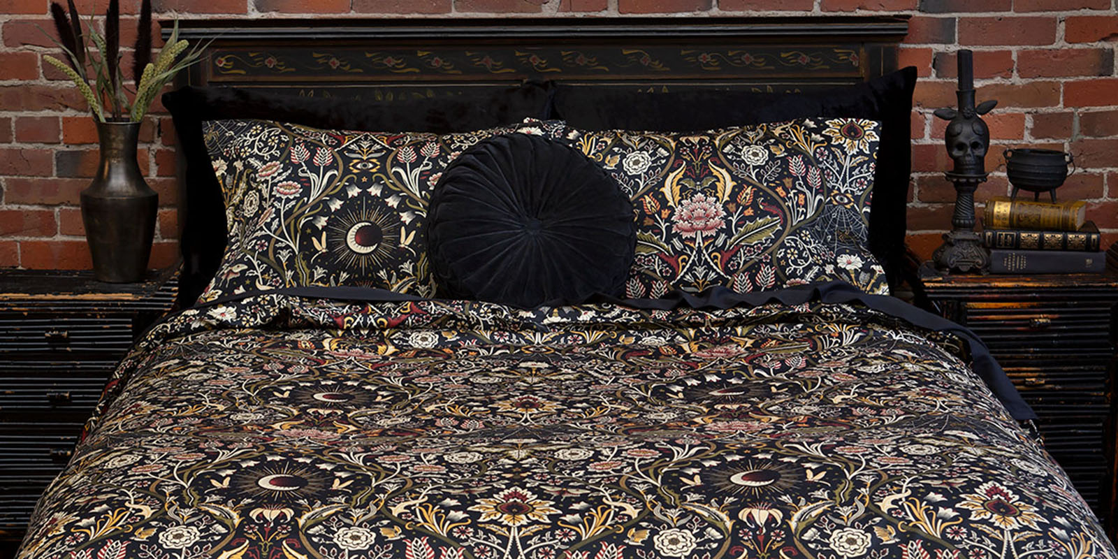 Luxury Comforter Sets for Bold, Moody Bedrooms – Sin in Linen