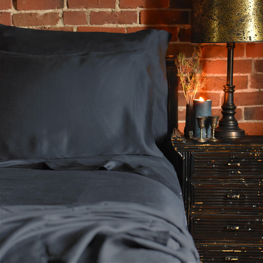 Luxury Comforter Sets for Bold, Moody Bedrooms – Sin in Linen